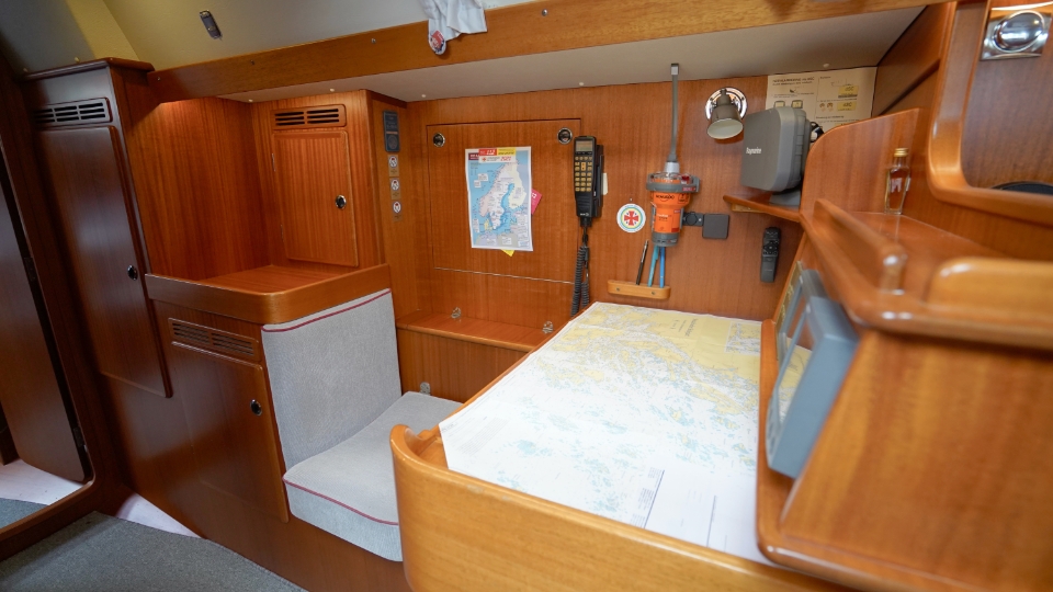 Hallberg-Rassy 43 - Berthon Scandinavia